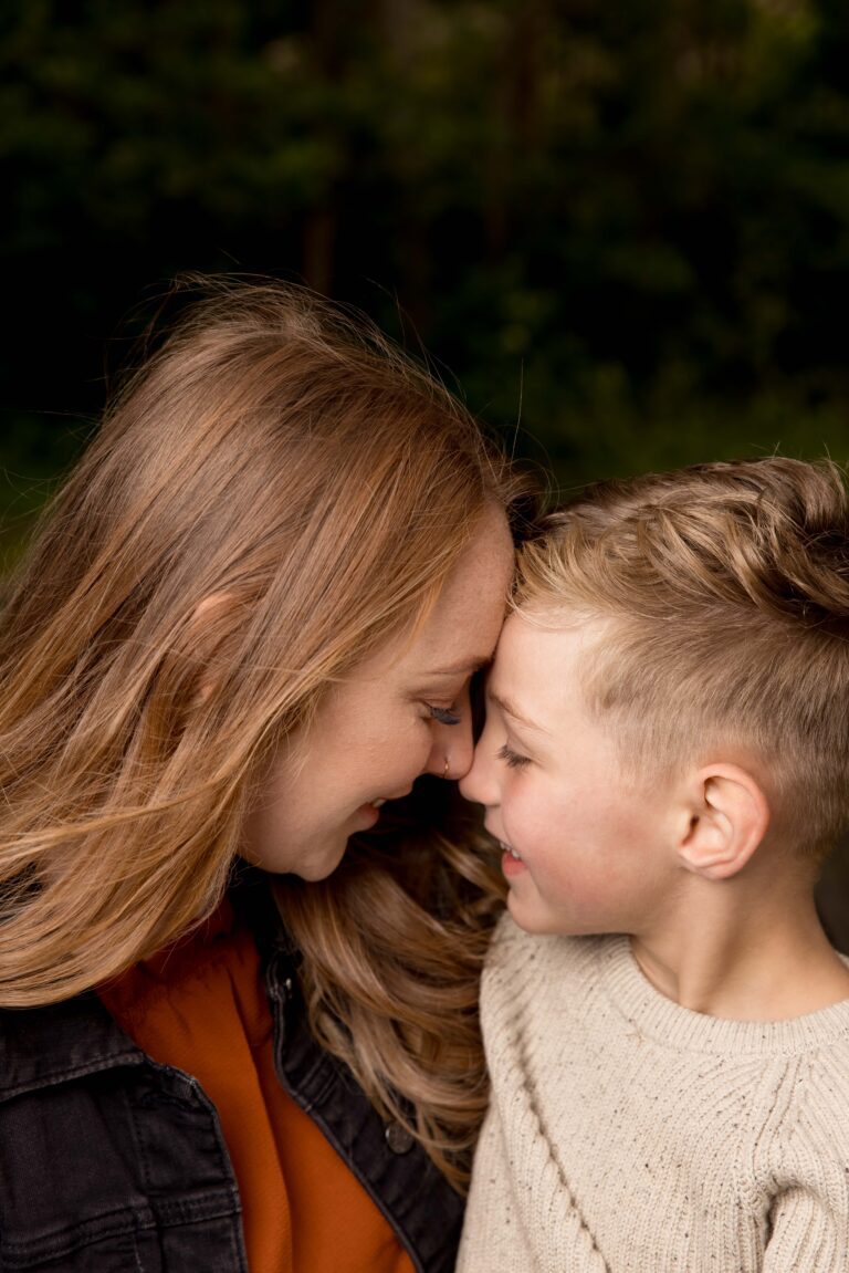The best autumn colours for family photos | Aurora Joy Photography