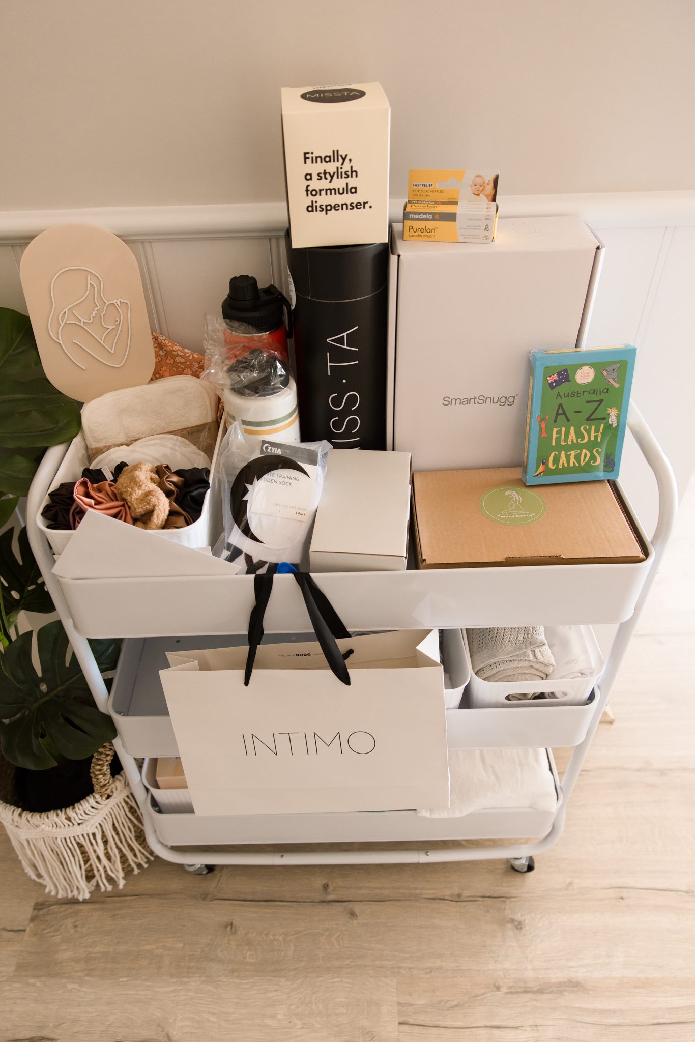 The Ultimate Feeding Cart | Aurora Joy Photography